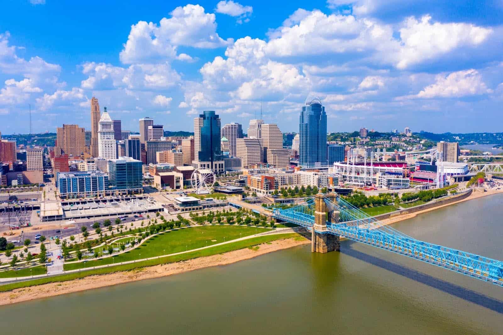 Best Cincinnati Movers | Licensed, Insured, & 5-Star Pros